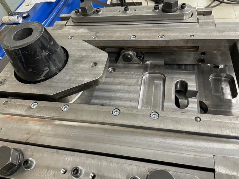 T&C2001 Ladle Slide Gate - Trasteel